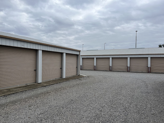 Cheap Self Storage Units - 1004 E. Cumberland St in Greenup IL - American Way Storage